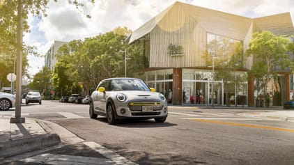 EV Battle: Honda E vs Mini Electric | Top Gear