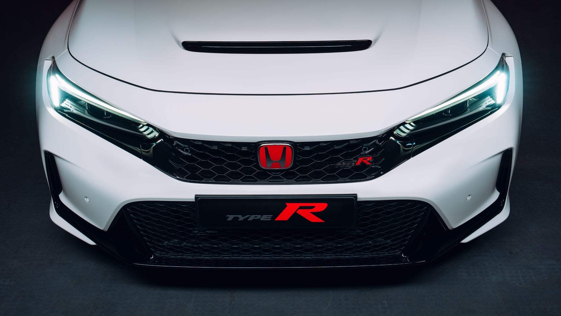 A closer look - and hot lap - in the new Honda Civic Type R | Top Gear