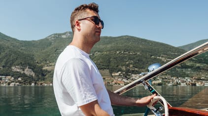 Celebrating Lamborghini's V12 engine... in a V12-powered Lambo boat ...
