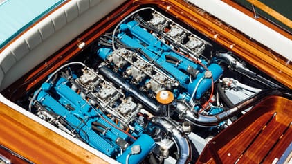 Celebrating Lamborghini's V12 engine... in a V12-powered Lambo boat ...