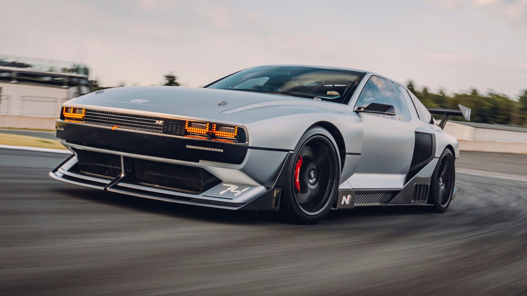 Hyundai on the N Vision 74 concept: "the sports car will never die ...