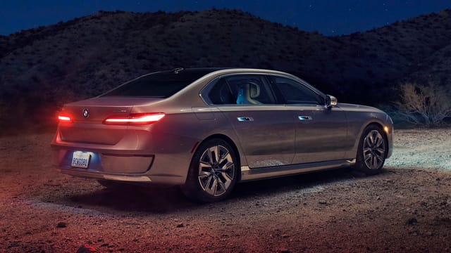 A Quiet Place: watching horror movies in the back of a BMW i7 | Top Gear