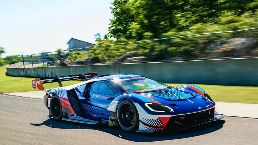 Flat out in the wild Ford GT Mk IV: "too much car for a normal human ...