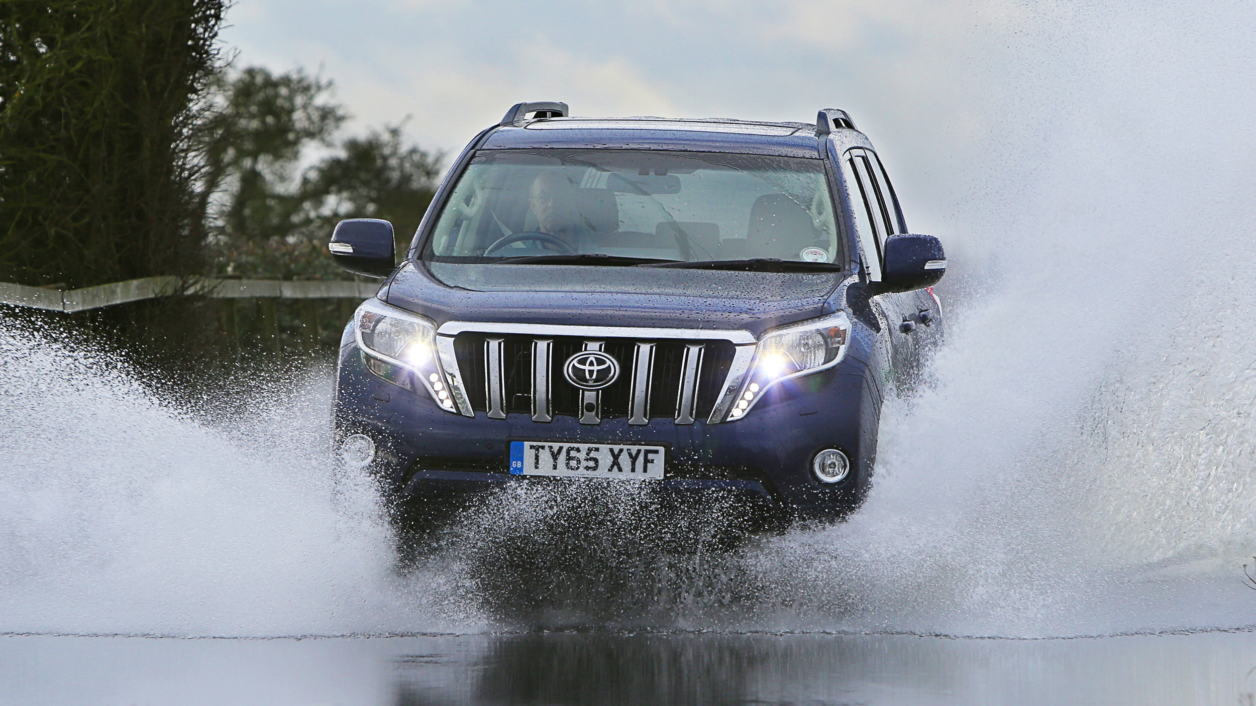 It’s the new Toyota Land Cruiser*! | Top Gear