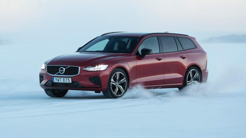 Volvo V60 Hybrid Review 2022 | Top Gear