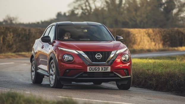 Nissan Juke Review 2022 | Top Gear