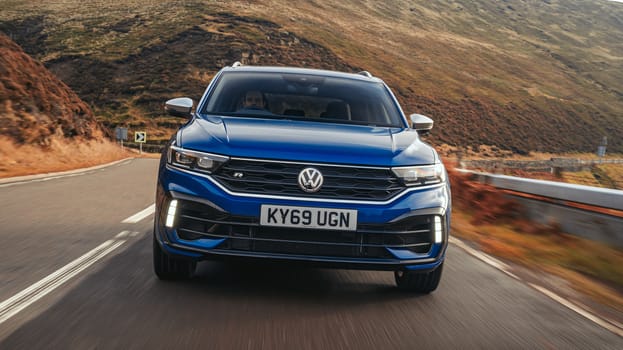 Volkswagen T-Roc Price & Specs | Top Gear