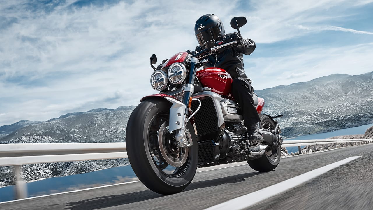 Triumph Rocket R review: does a crazy 2,500cc bike work? Reviews 2025 ...