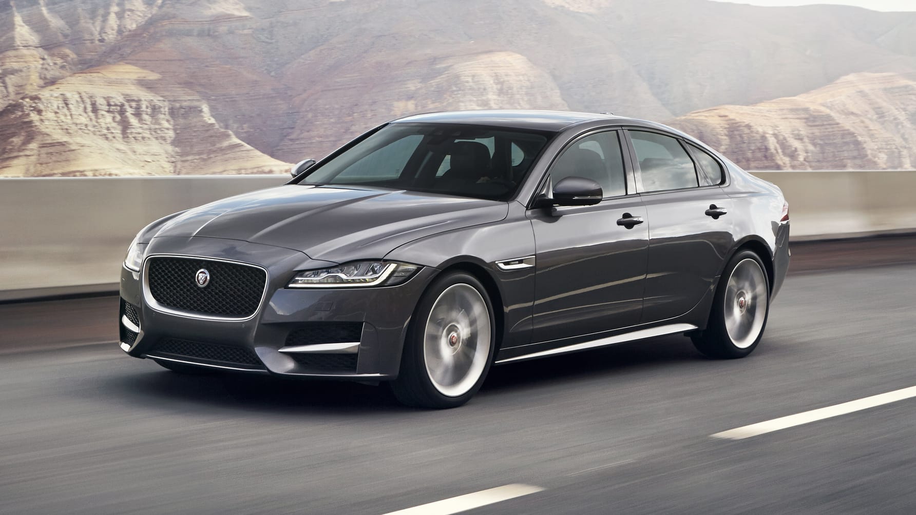 Jaguar XF review: first drive of Jag's executive saloon Reviews 2025 ...