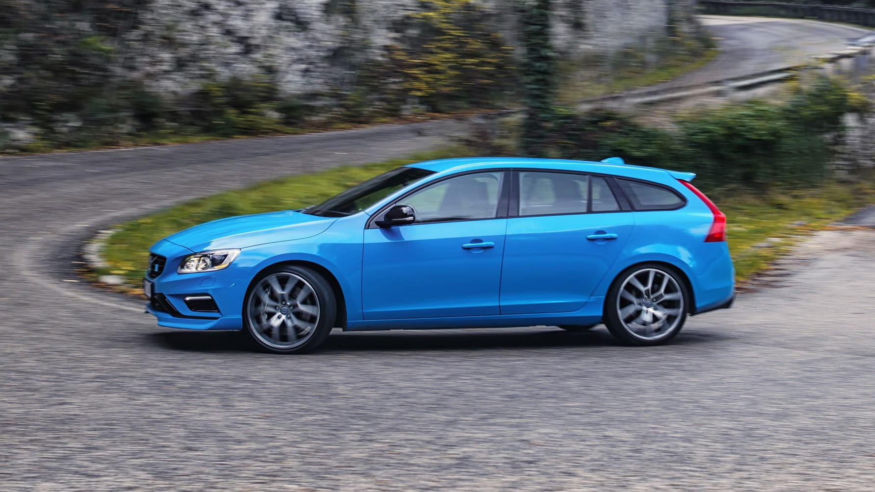 First drive: the new 362bhp four-cylinder Volvo V60 Polestar Reviews ...
