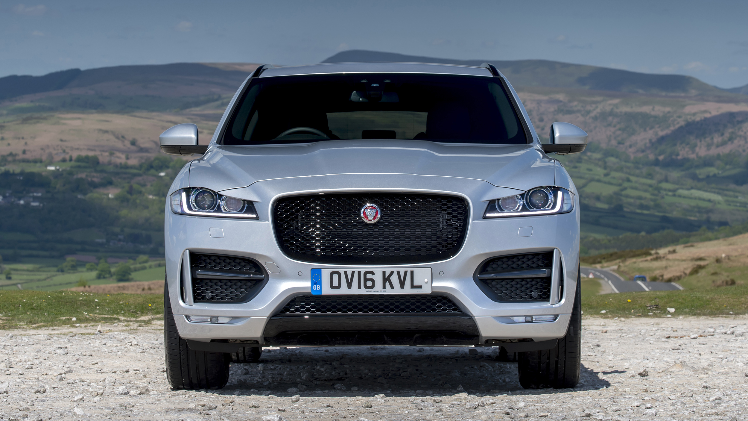 Review: the Jaguar F-Pace 2.0d | Top Gear
