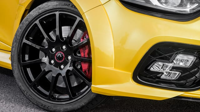 Review: Renault’s fastest ever car, the Clio RS16 Reviews 2025 | Top Gear