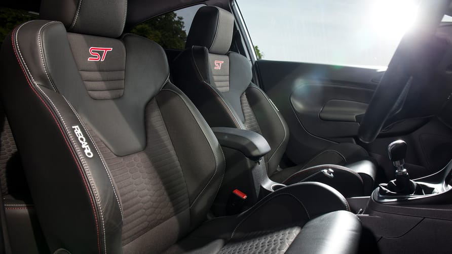 Review: the Ford Fiesta ST200 on British B-roads Reviews 2025 | Top Gear