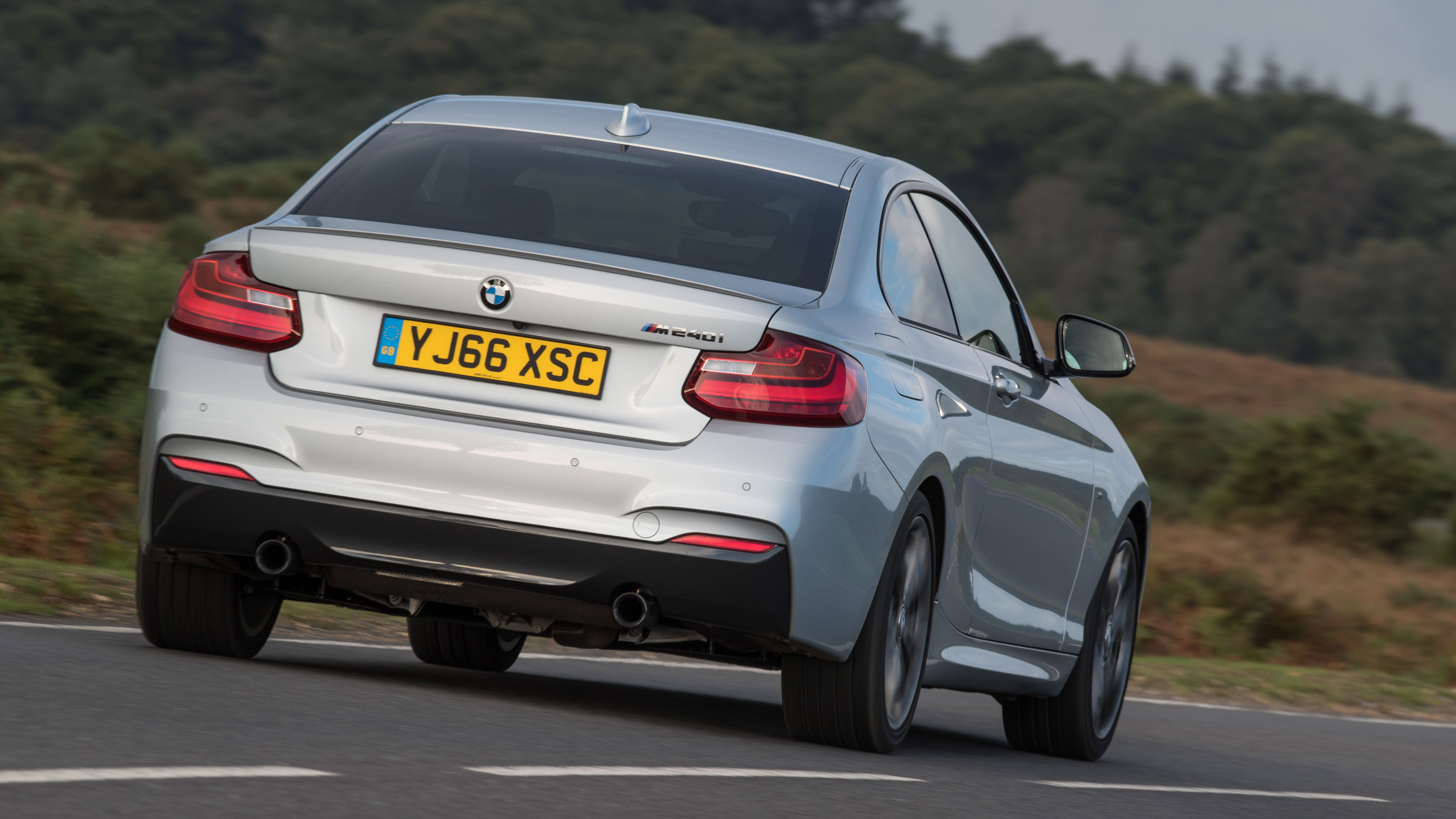 Review: the new 335bhp BMW M240i Coupe (2016-2017) | Top Gear