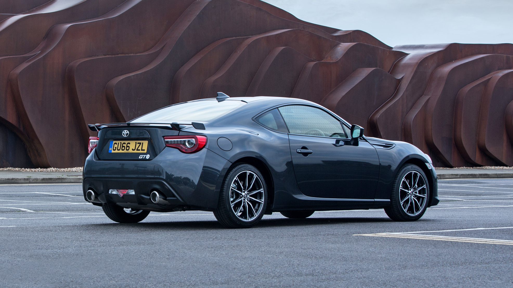 Toyota GT86 review: "a cut-price Porsche 911 R" | Top Gear