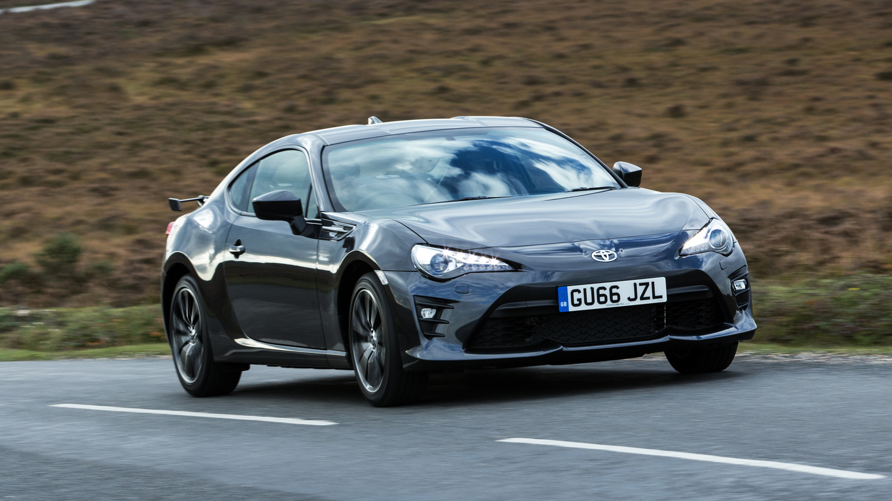 Toyota GT86 review: "a cut-price Porsche 911 R" | Top Gear