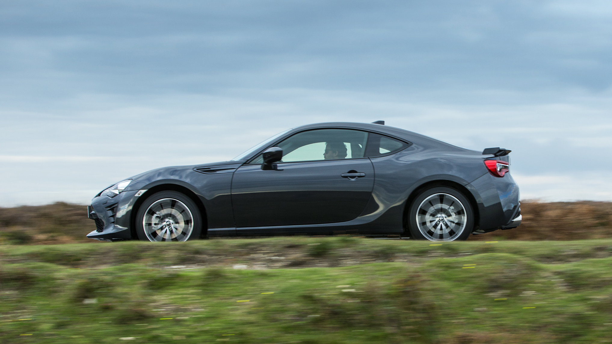 Toyota GT86 review: "a cut-price Porsche 911 R" | Top Gear