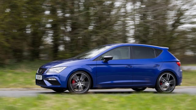 Seat Leon Cupra 300 review: more powerful hot hatch tested in the UK ...