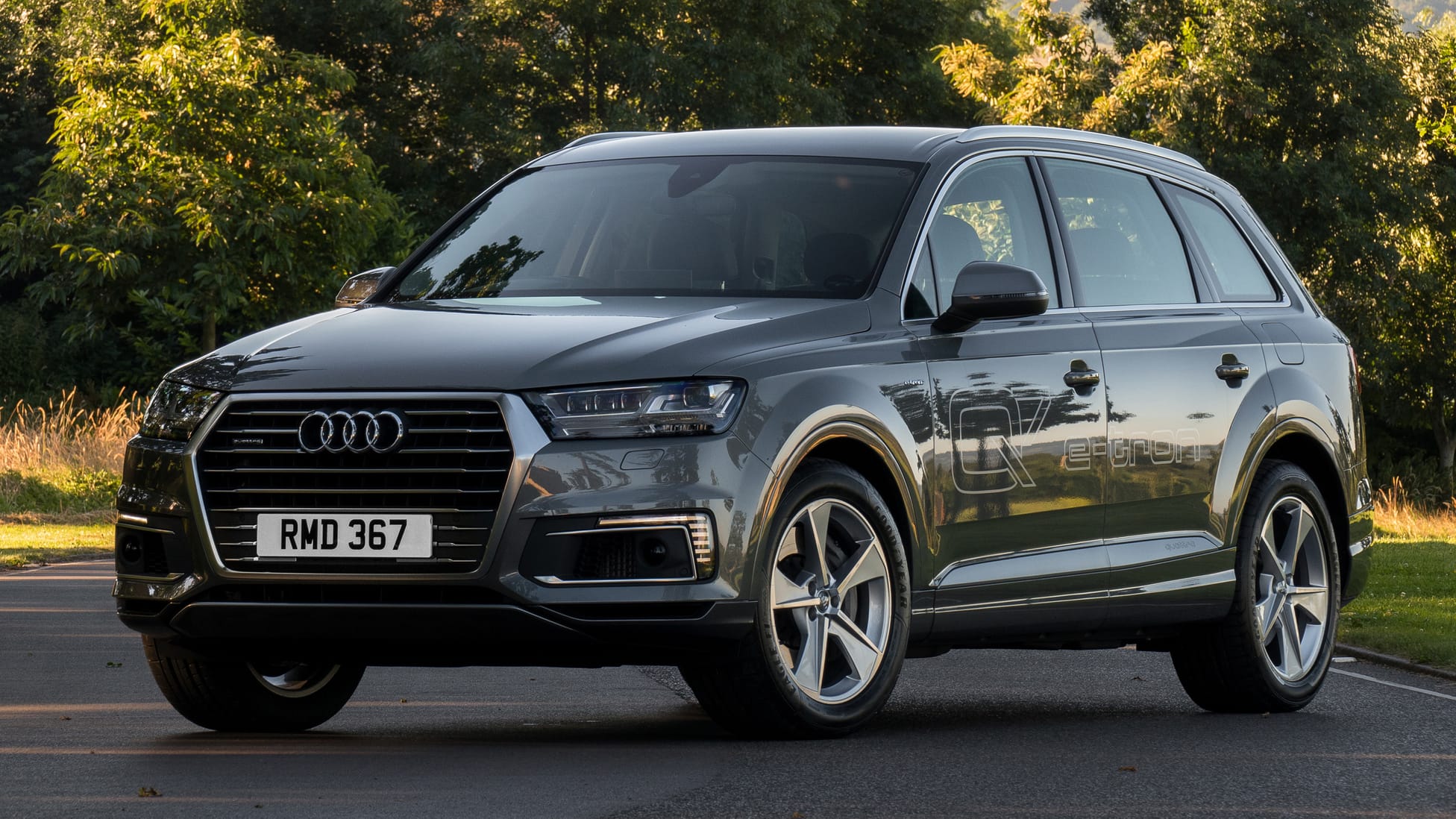 Audi Q7 e-tron quattro review: hybrid SUV tested Reviews 2025 | Top Gear