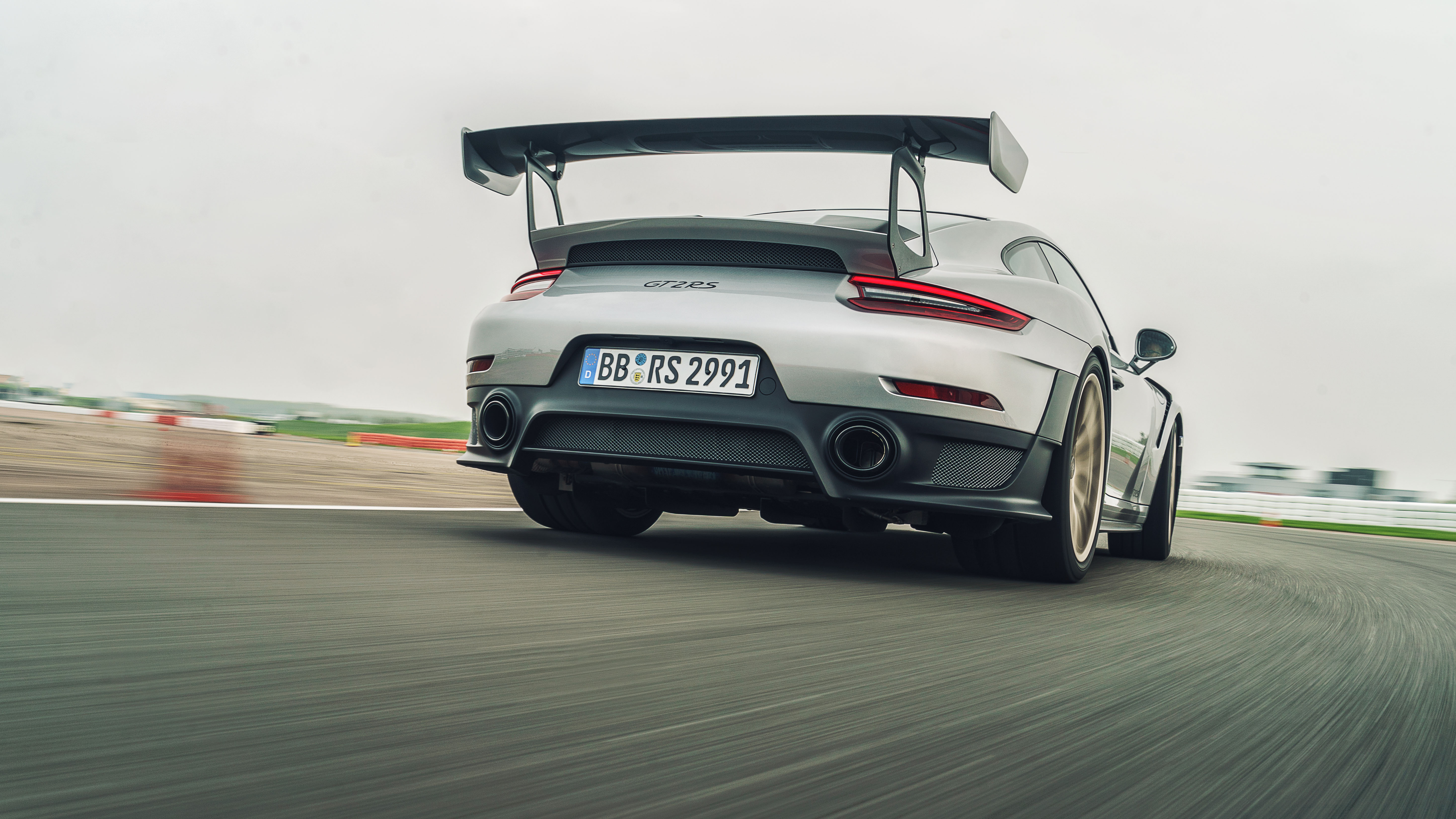 Porsche 911 GT2 RS review | Top Gear