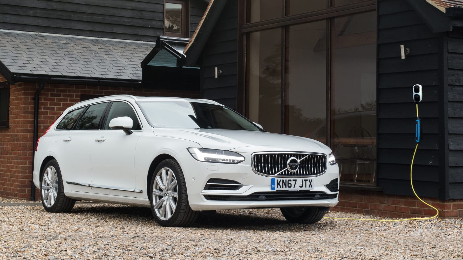 Volvo V90 T8 Twin Engine review: PHEV wagon tested Reviews 2025 | Top Gear