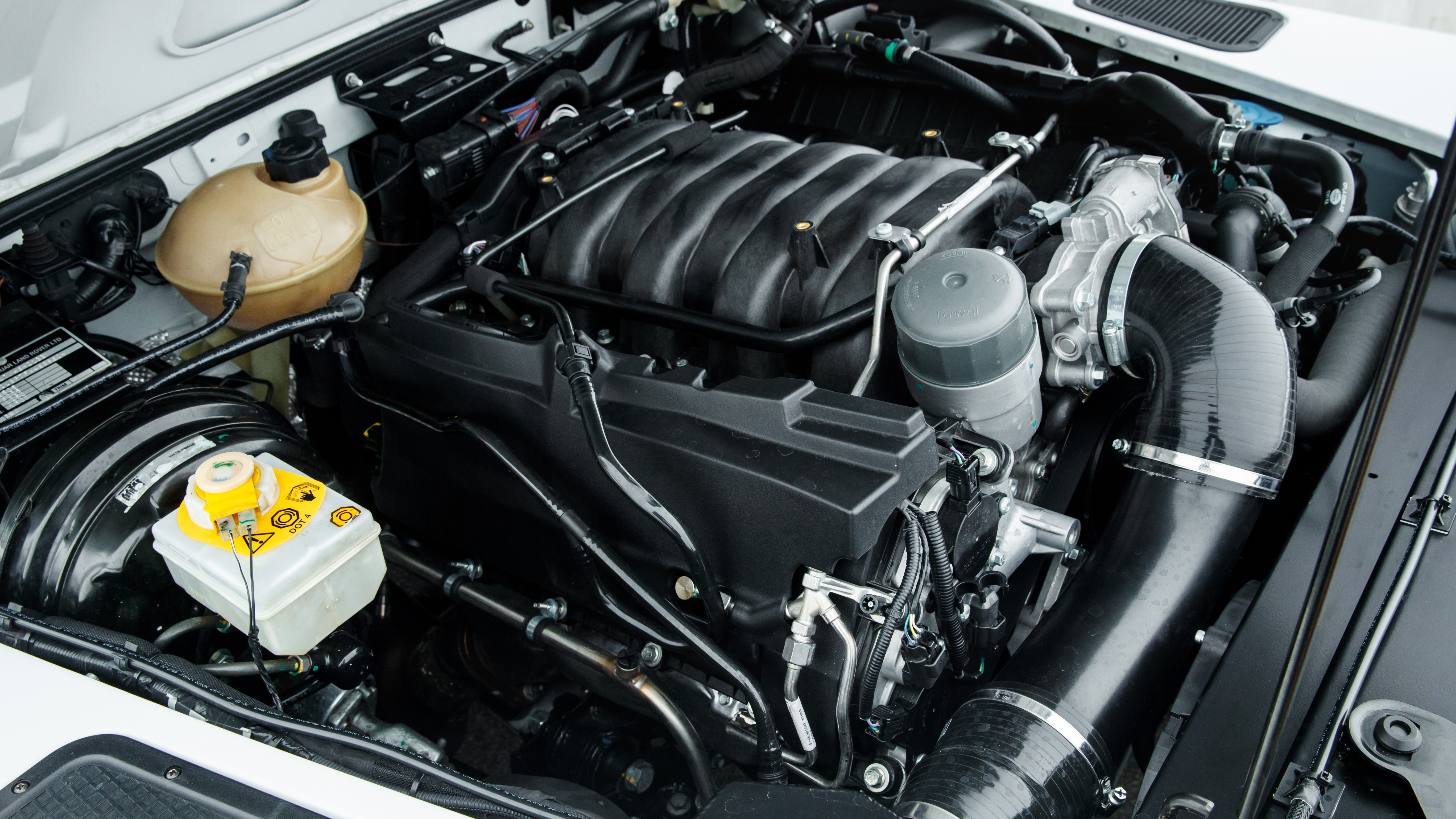 Land Rover Defender Works V8 review: 400bhp Landie tested | Top Gear