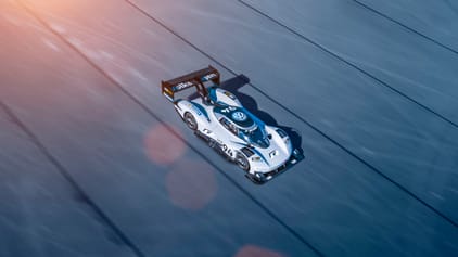 Volkswagen I.D R review: mad, 670bhp EV racer tested Reviews 2025 | Top ...
