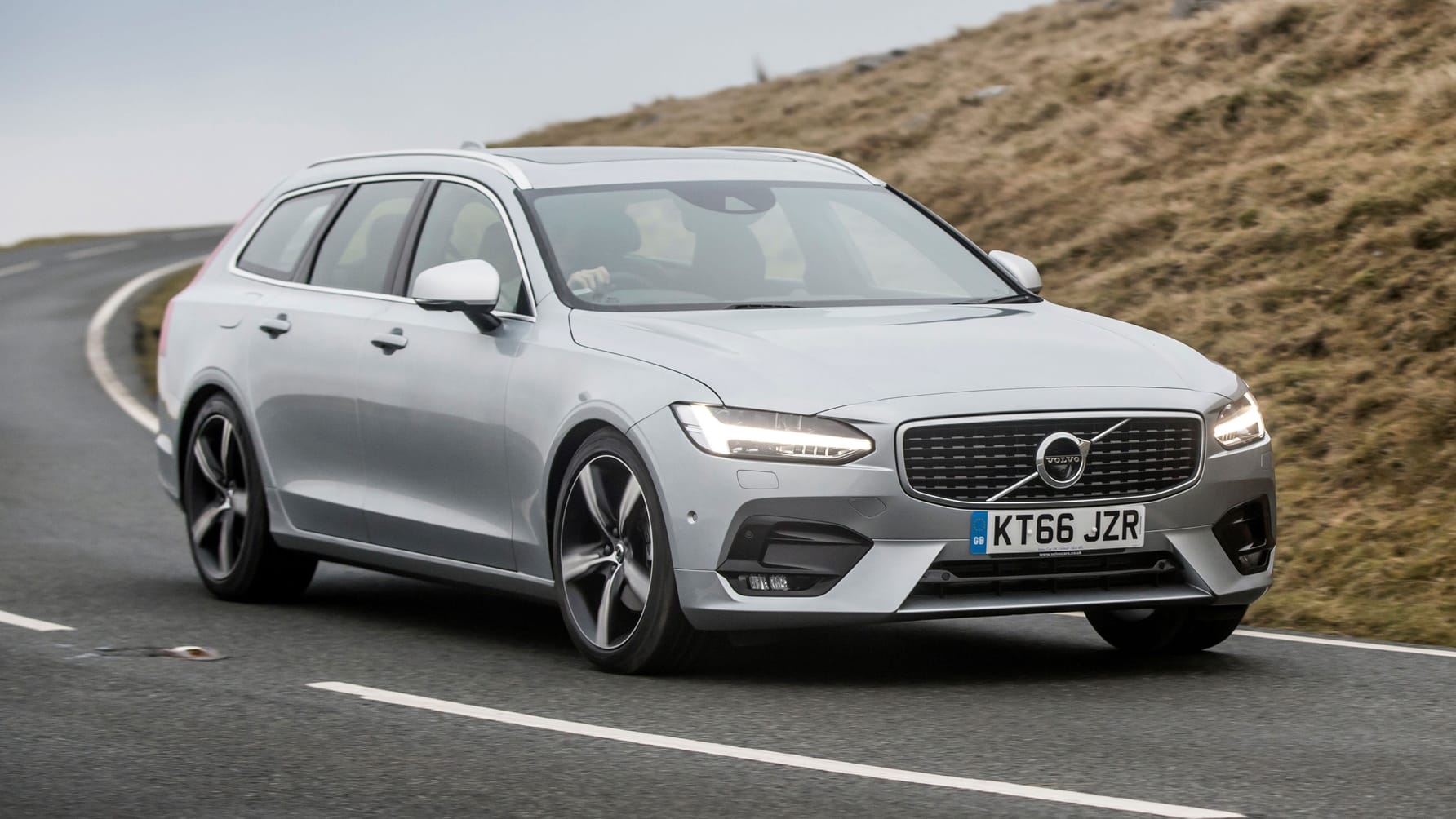 Volvo V90 T5 review: 247bhp petrol estate tested Reviews 2025 | Top Gear