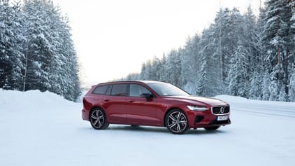 Volvo V60 T8 R-Design review: 400bhp hybrid estate driven Reviews 2025 ...