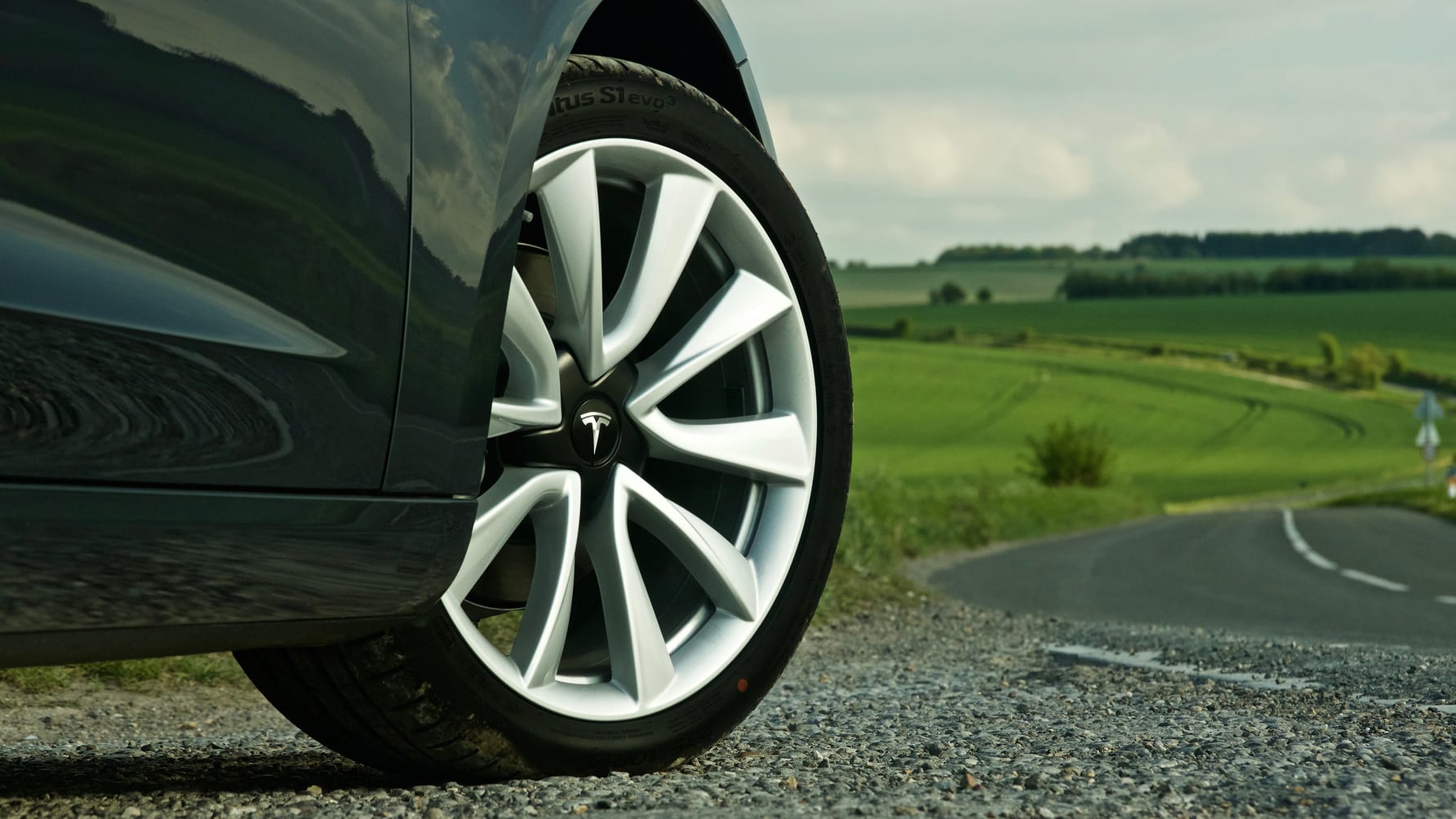 Tesla Model 3 Dual Motor review: £48k EV tested in the UK Reviews 2025 ...