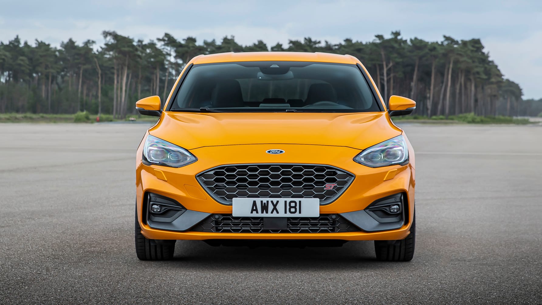 Ford Focus ST review: 276bhp hot hatch tested on track Reviews 2025 ...