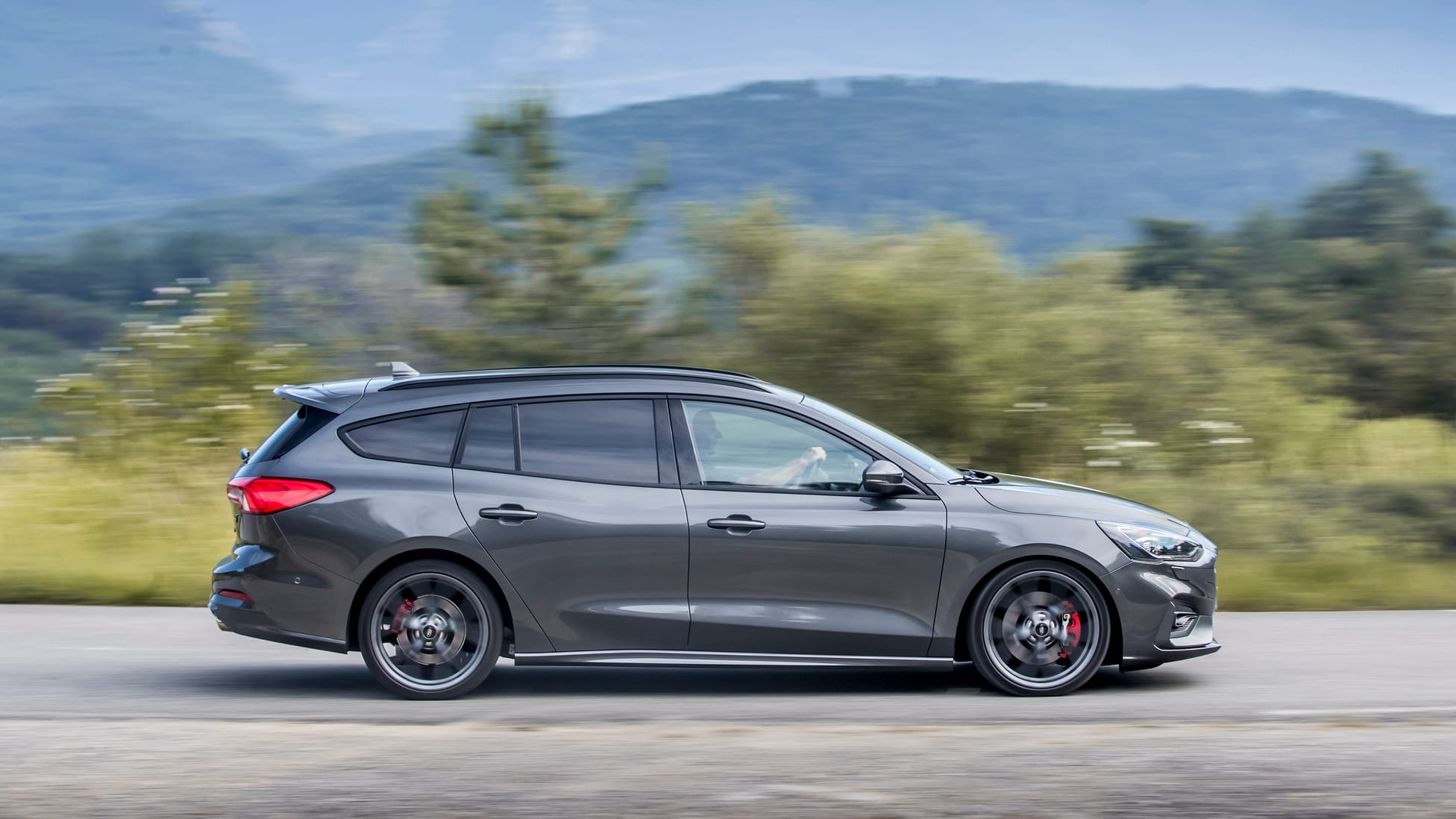 Ford Focus ST Estate diesel review Reviews 2025 | Top Gear