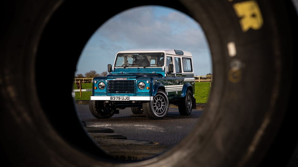 Arkonik Defender review: 430bhp V8 off-roader tested Reviews 2025 | Top ...
