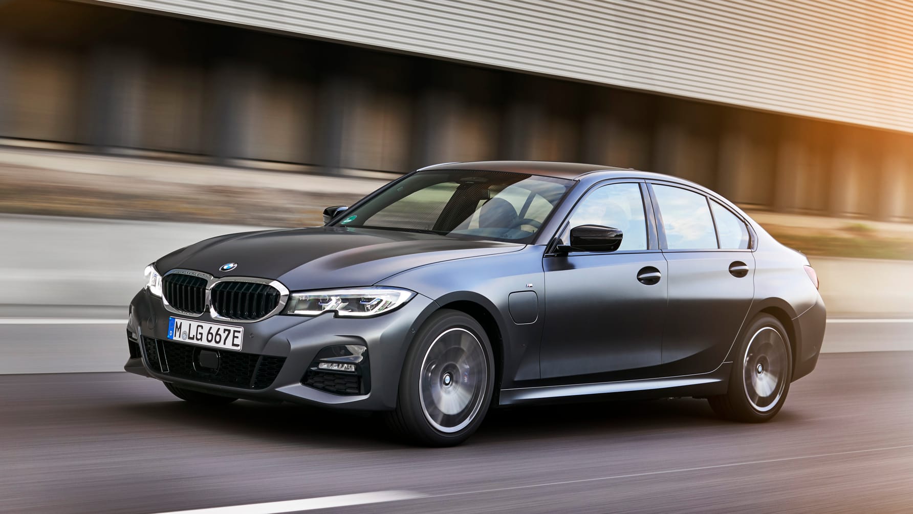 BMW 330e review: plug-in hybrid 3 Series driven Reviews 2026 | Top Gear