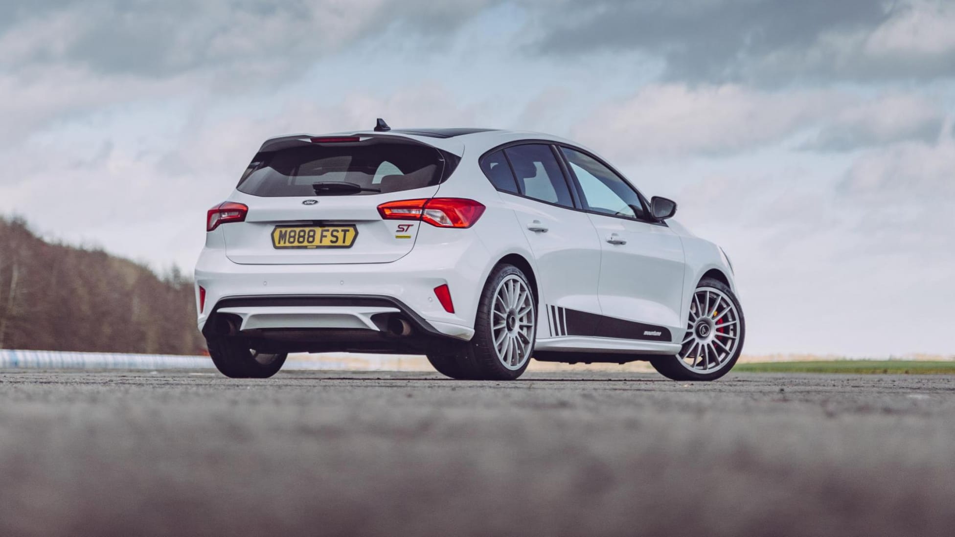 Ford Focus ST Mountune m330 tested: Brit-tuned hot hatch driven Reviews ...