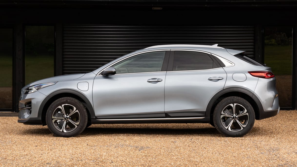 Kia XCeed PHEV review: yet another hybrid crossover tested Reviews 2026 ...