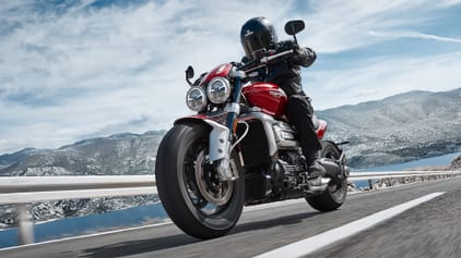 Triumph Rocket R review: does a crazy 2,500cc bike work? Reviews 2025 ...
