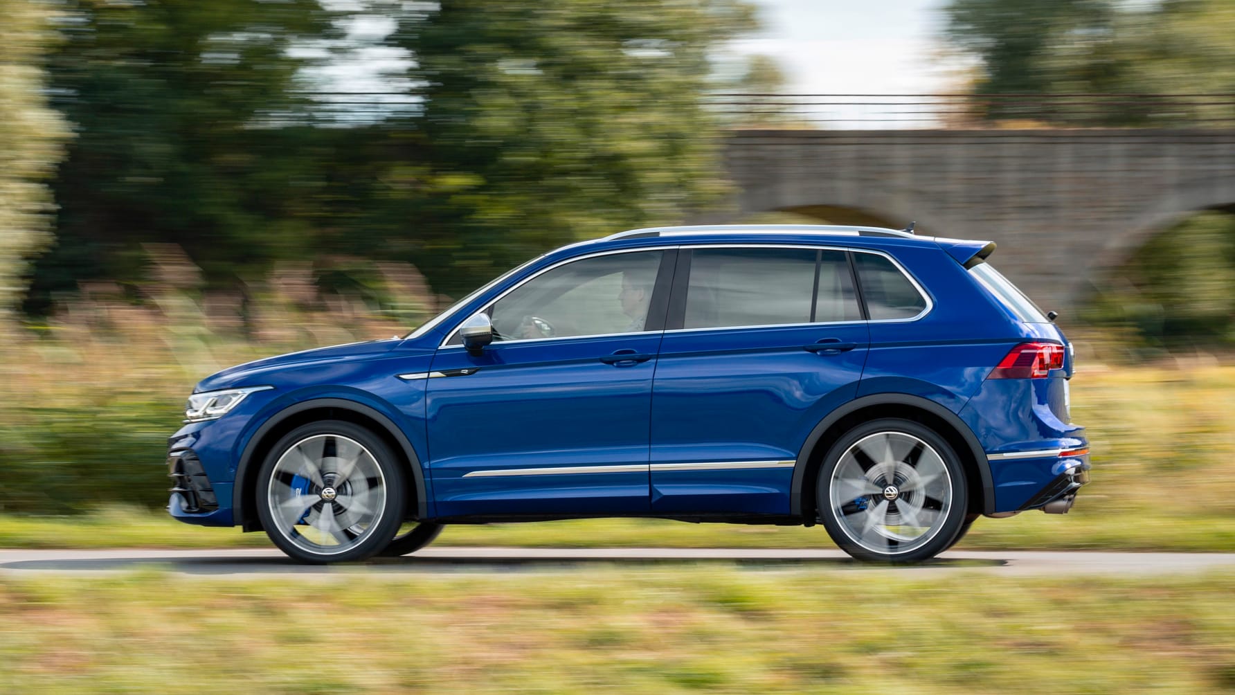 Volkswagen Tiguan R review: 316bhp SUV driven Reviews 2025 | Top Gear