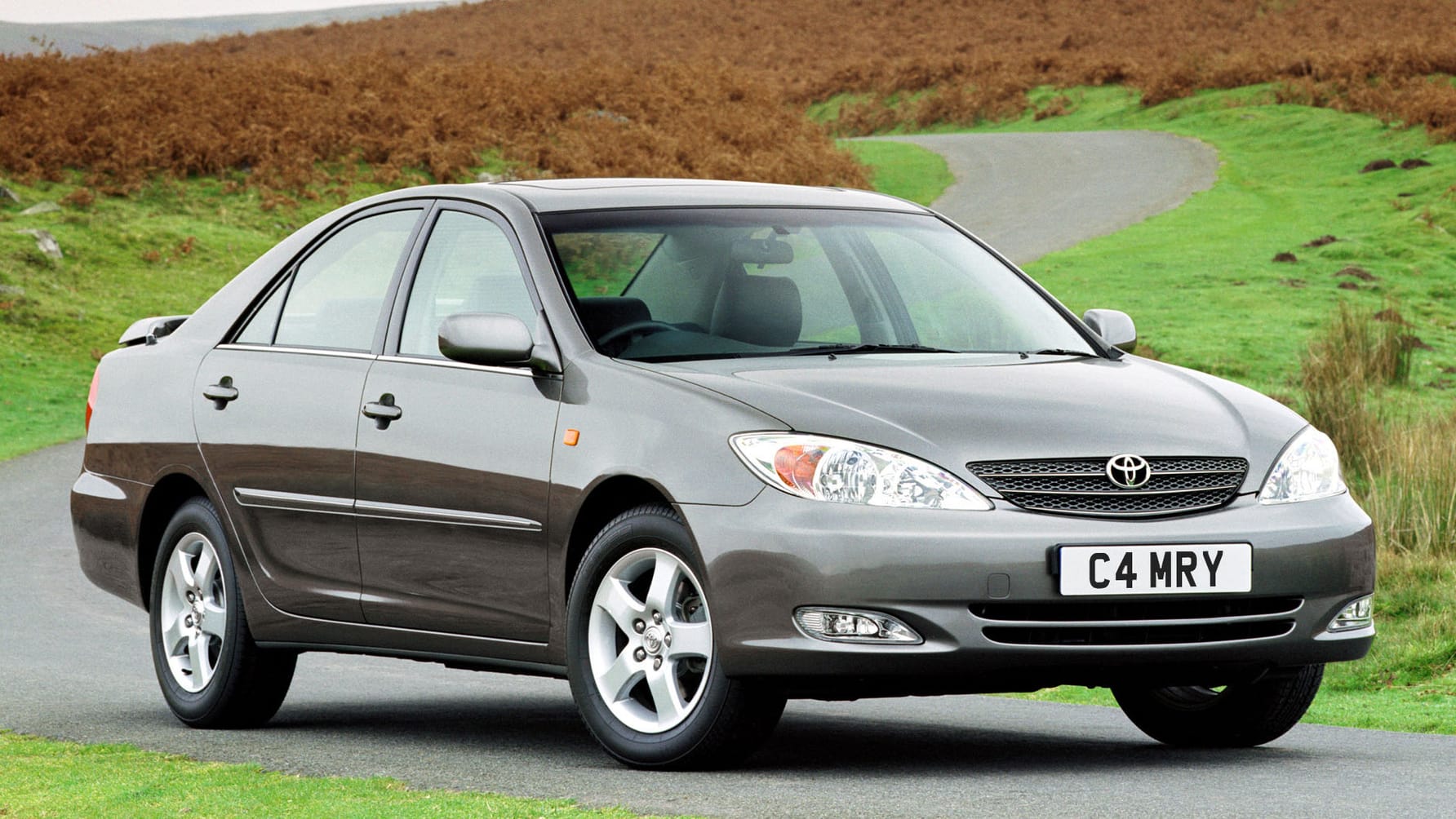 Retro review: Toyota Camry V6 (2002) Reviews 2026 | Top Gear