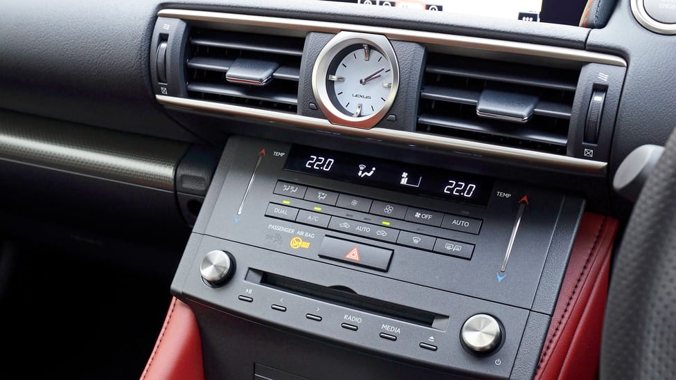 First drive: the Lexus RC200t, a turbocharged 4-Series rival Reviews ...