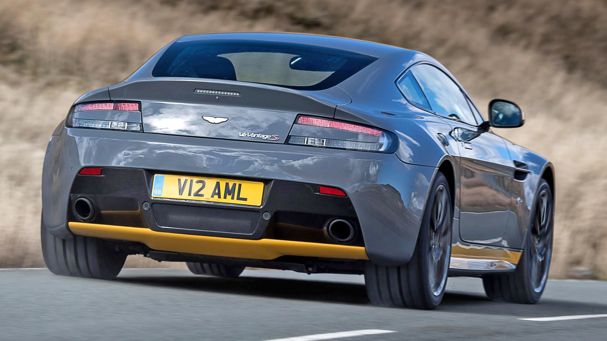 Review: the manual Aston Martin V12 Vantage S | Top Gear
