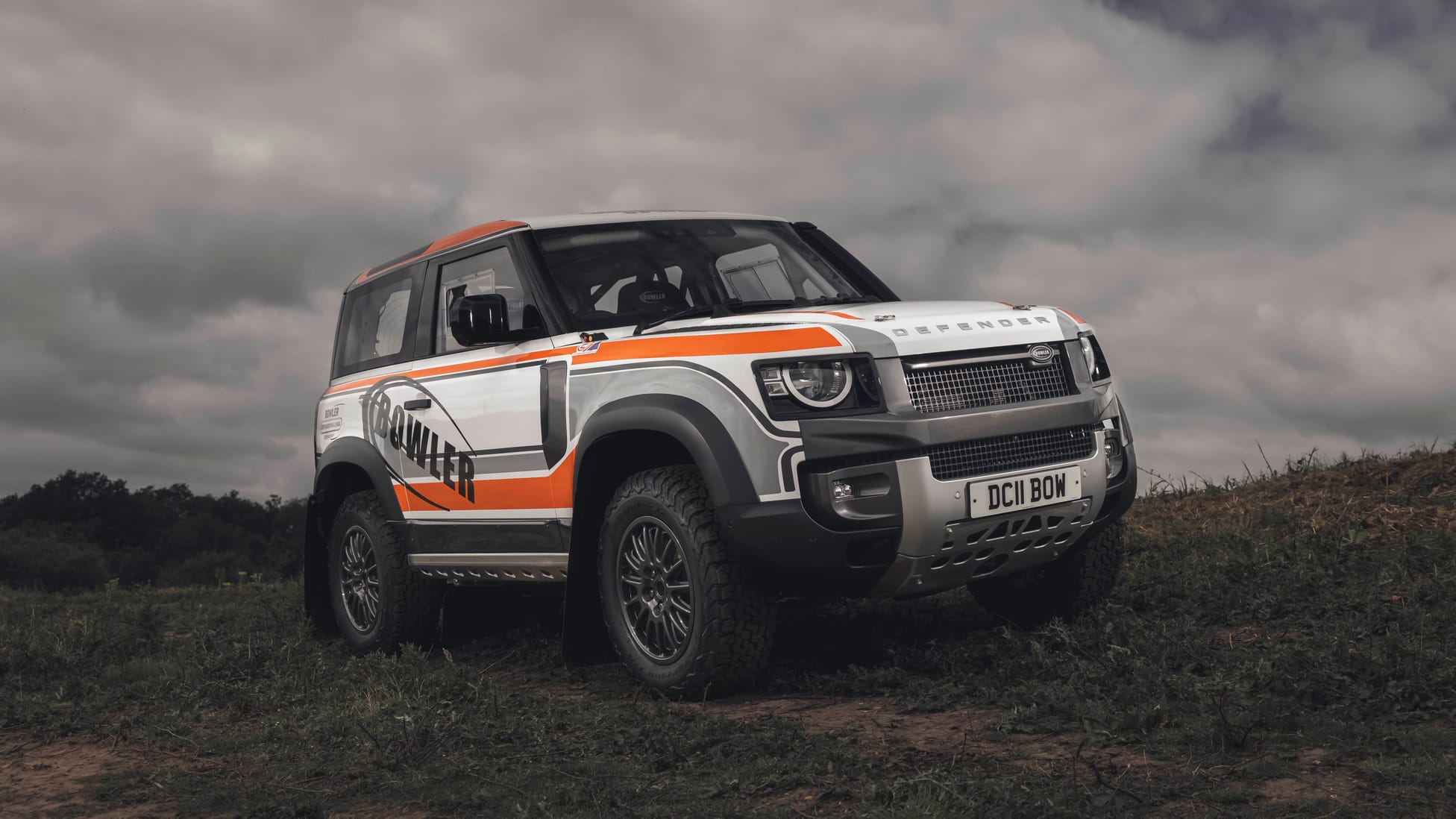 Bowler Defender Challenge review: Defender 90-based rally car driven ...