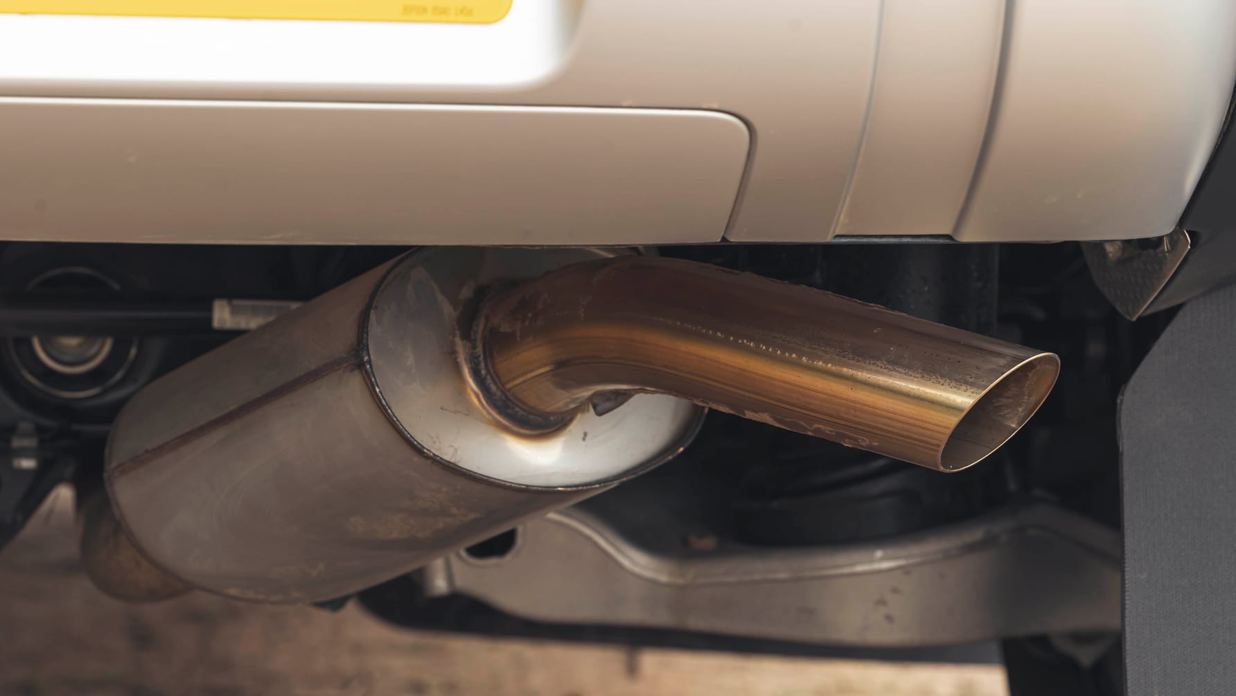 Bowler Defender Challenge review: Defender 90-based rally car driven ...