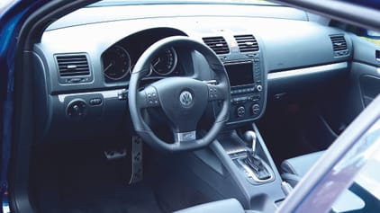 Retro review: the Mk5 Volkswagen Golf R32 Reviews 2025 | Top Gear