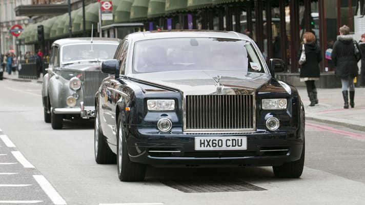 100 Rollers drive through London | Top Gear