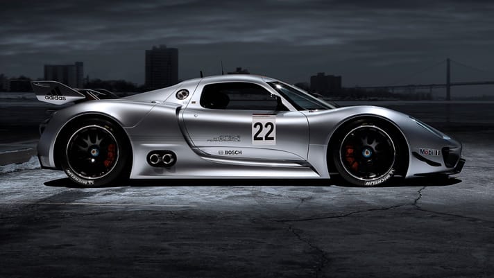 A close look at Porsche’s 918 RSR | Top Gear