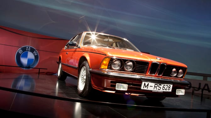 BMW exhibits evolution of 6-series | Top Gear