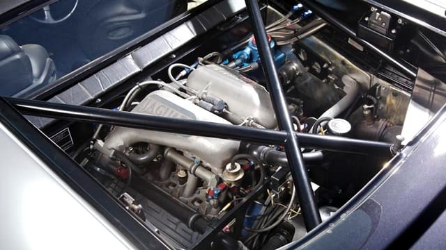 The Jaguar XJ220 turns 20 | Top Gear