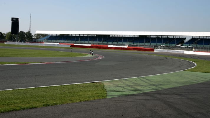 How to drive around Silverstone. Fast | Top Gear