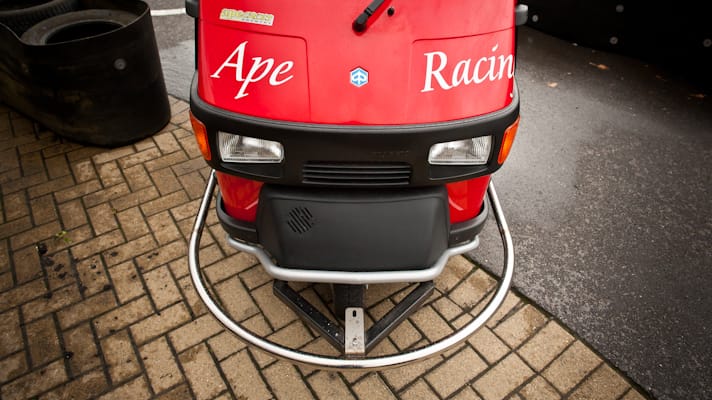 TG drives the Piaggio Ape racer | Top Gear